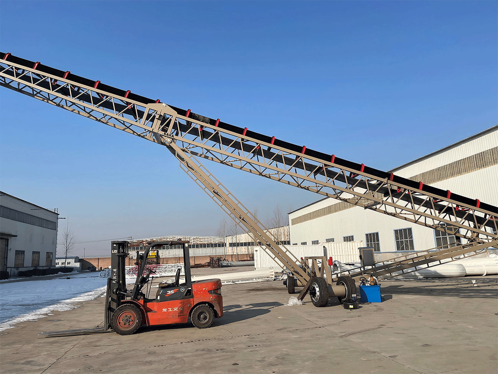 Tire-Type Mobile Conveyor - Zhengzhou MiningAlliance Machinery Co.,LTD.